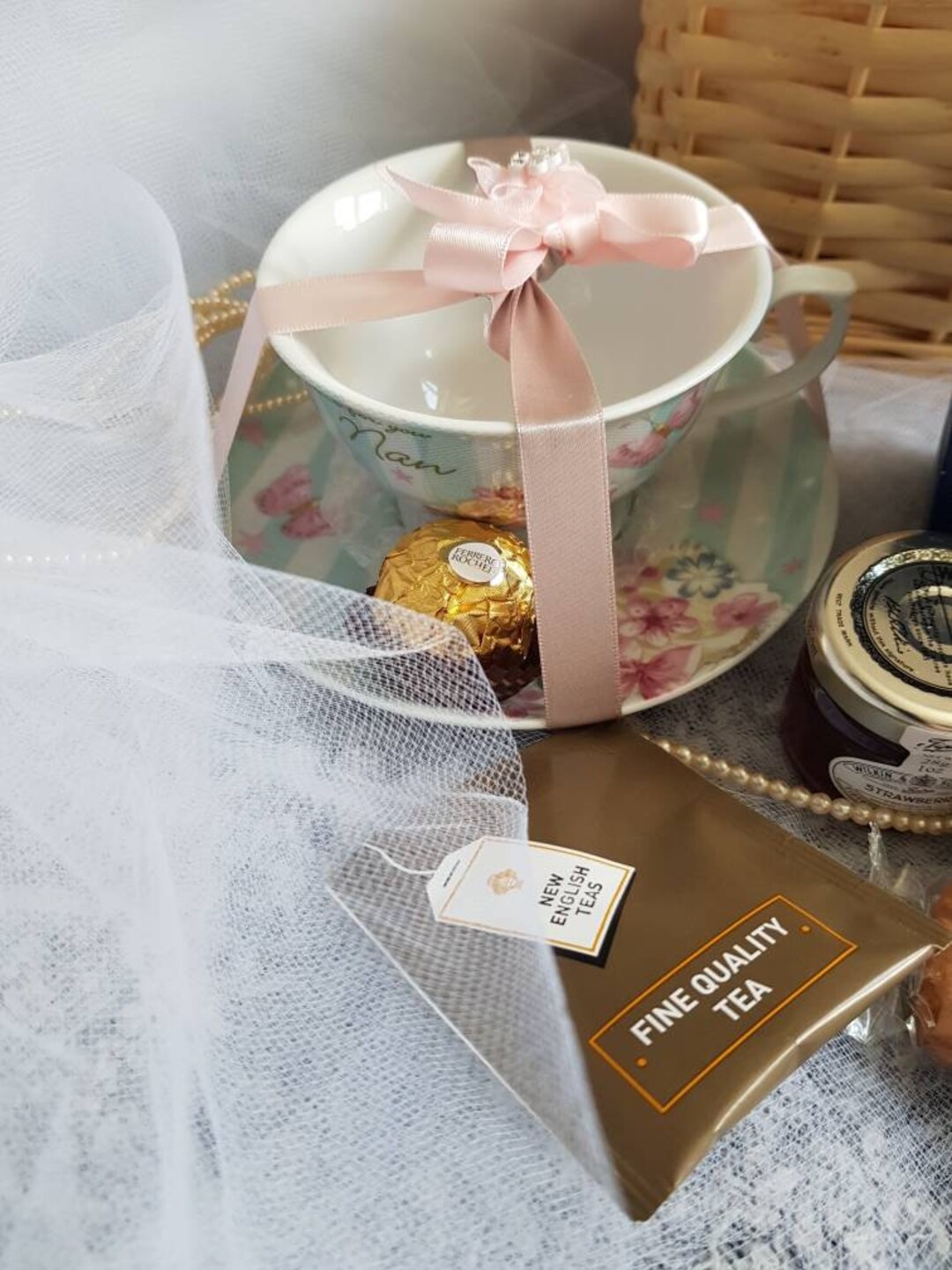 Afternoon Tea Gift Hamper Gift for Nan Chocalates Biscuits Gift Hat Box ...