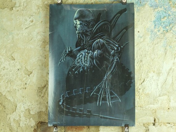 Vintage Aliens Poster Drawing of the Queen Mother - Etsy UK