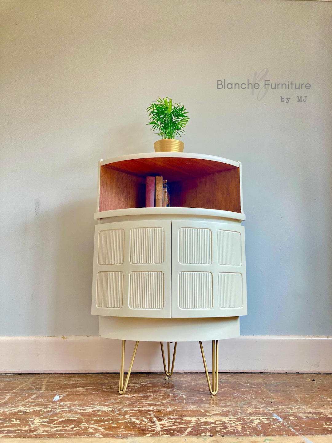 Mid Century Curved Corner Drinks Cabinet in off White With Ribbed ...