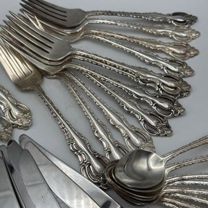 74 Pcs Countess International Silver 1969 Silverplate Flatware Set ...