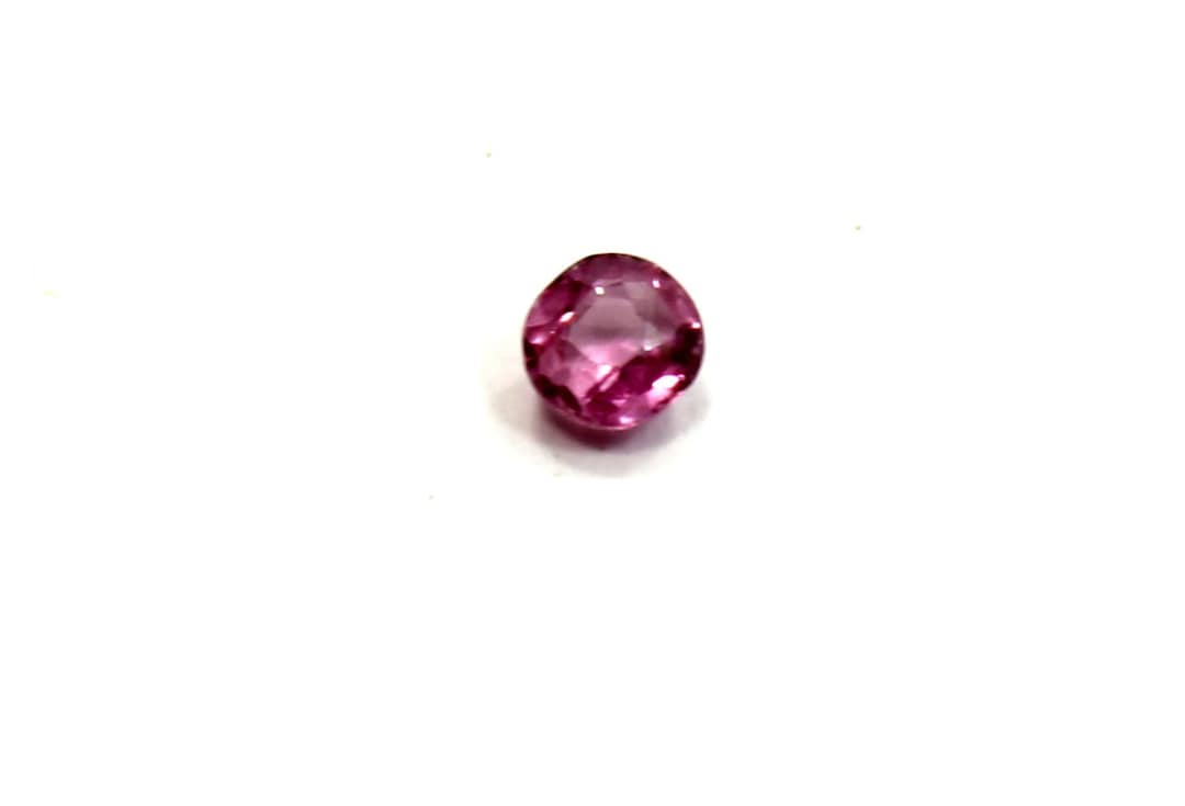 Round Cut Pink Sapphire: .26 Carat, 3.5mm, SI1 Clarity - Etsy
