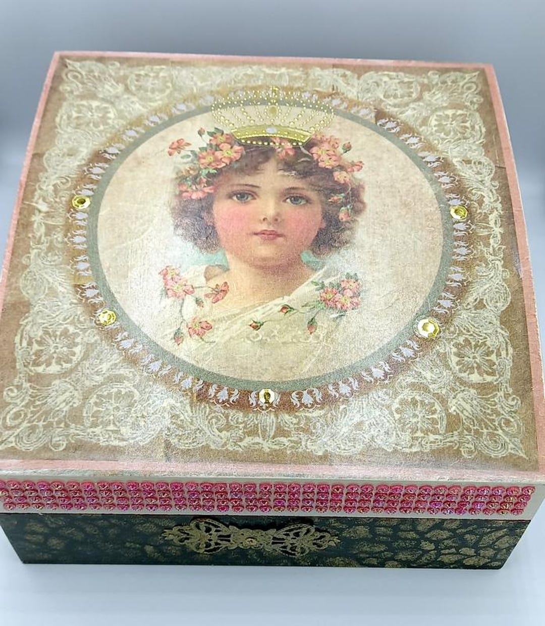Decoupage Wooden Tea Box Featuring a Vintage Girl - Etsy