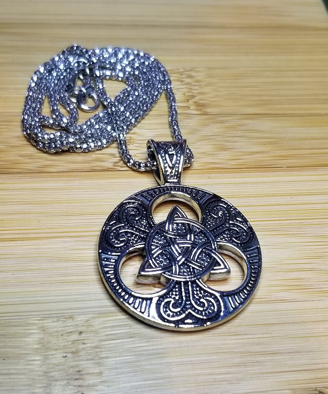 Celtic Knot Necklace Trinity Knot Design Symbol of Eternity - Etsy