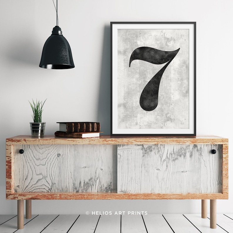 Elegant Number Seven Print. Distressed 7 Classic Typeface - Etsy