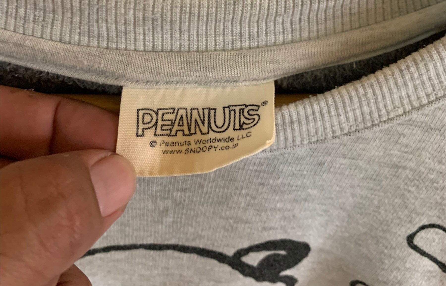 Vintage Peanuts Snoopy Big Logo Small Size Women Jumper Vintage Peanuts Snoopy Big Logo Small Size Women Jumper