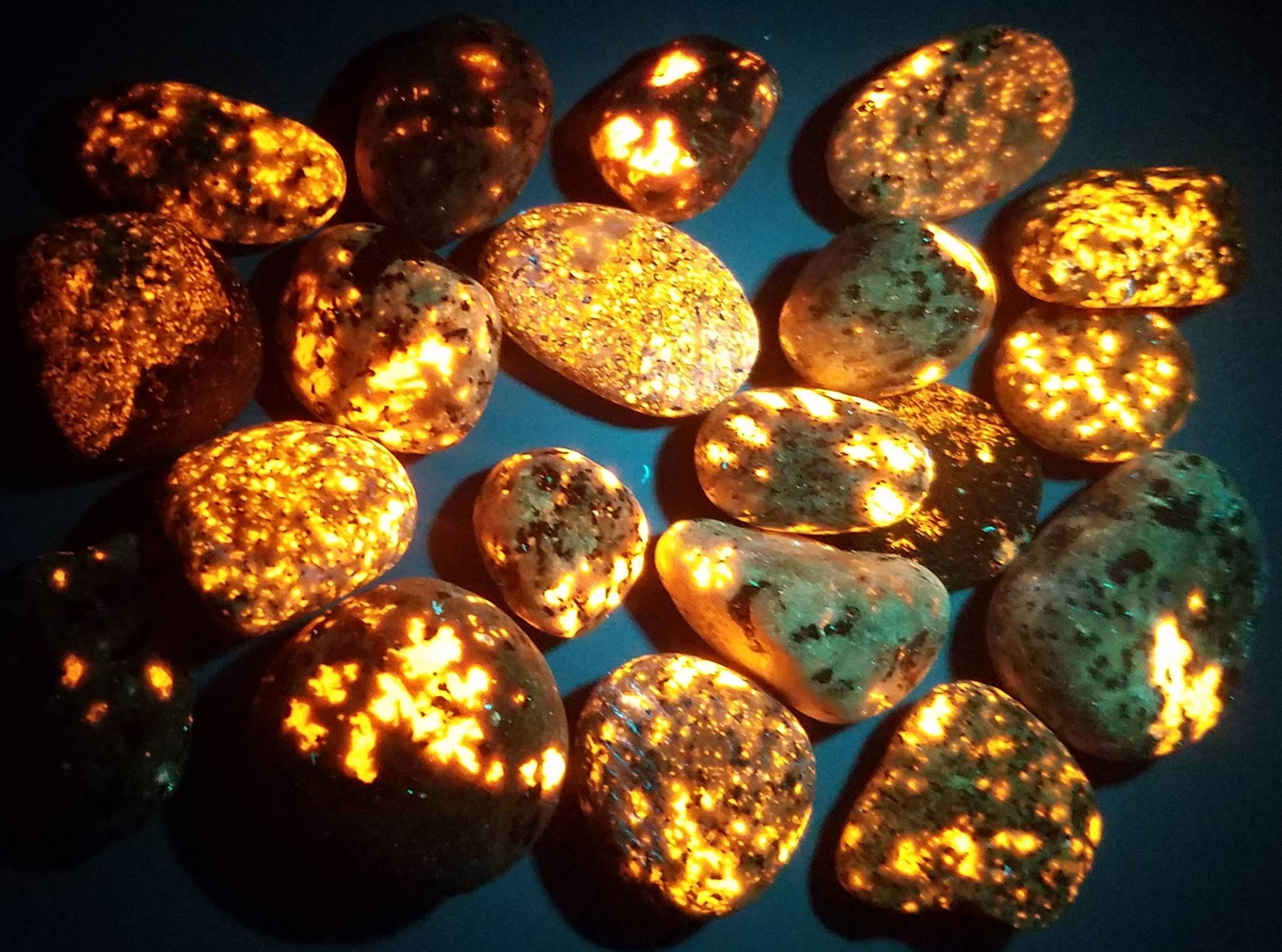 Yooperlite 20 Minis Emberlite Yooper Glow Stone Mixed | Etsy