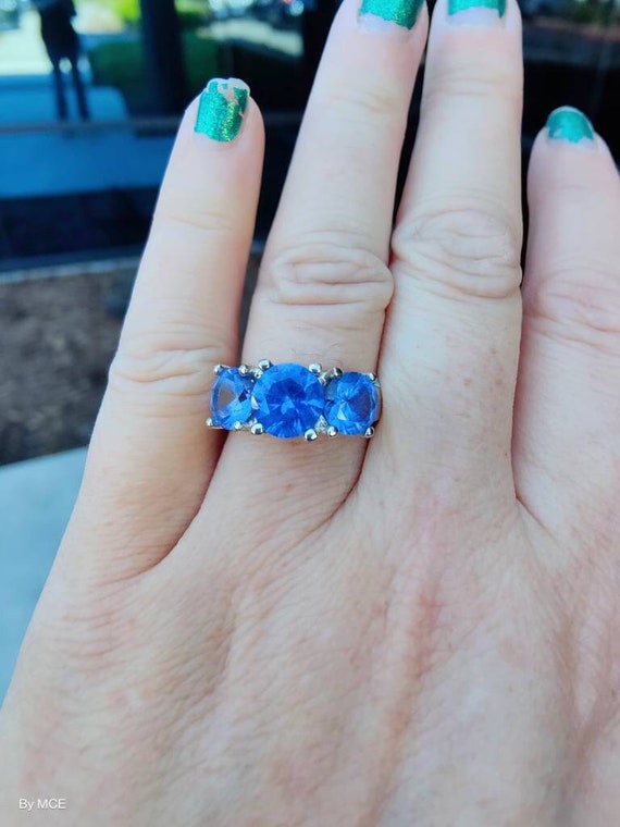 gorgeous bright cornflower blue - Gem