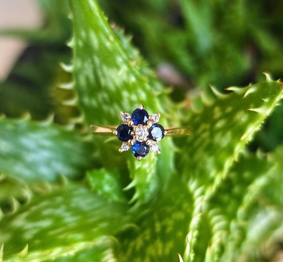 Beautiful Genuine Sapphire and Diamond Star Shaped Vi… - Gem