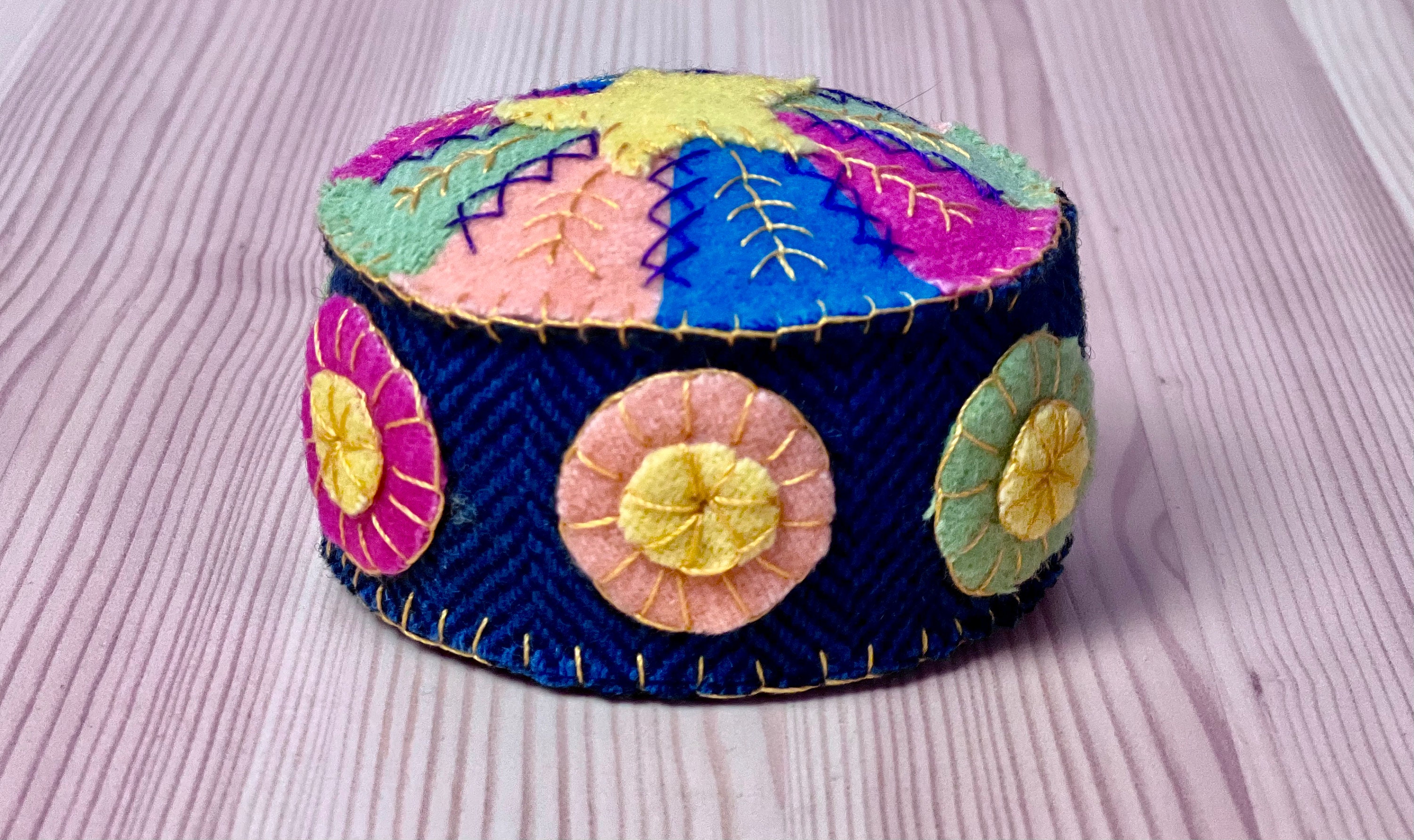 pincushion-pie-wool-appliqu-hand-sewing-kit-etsy