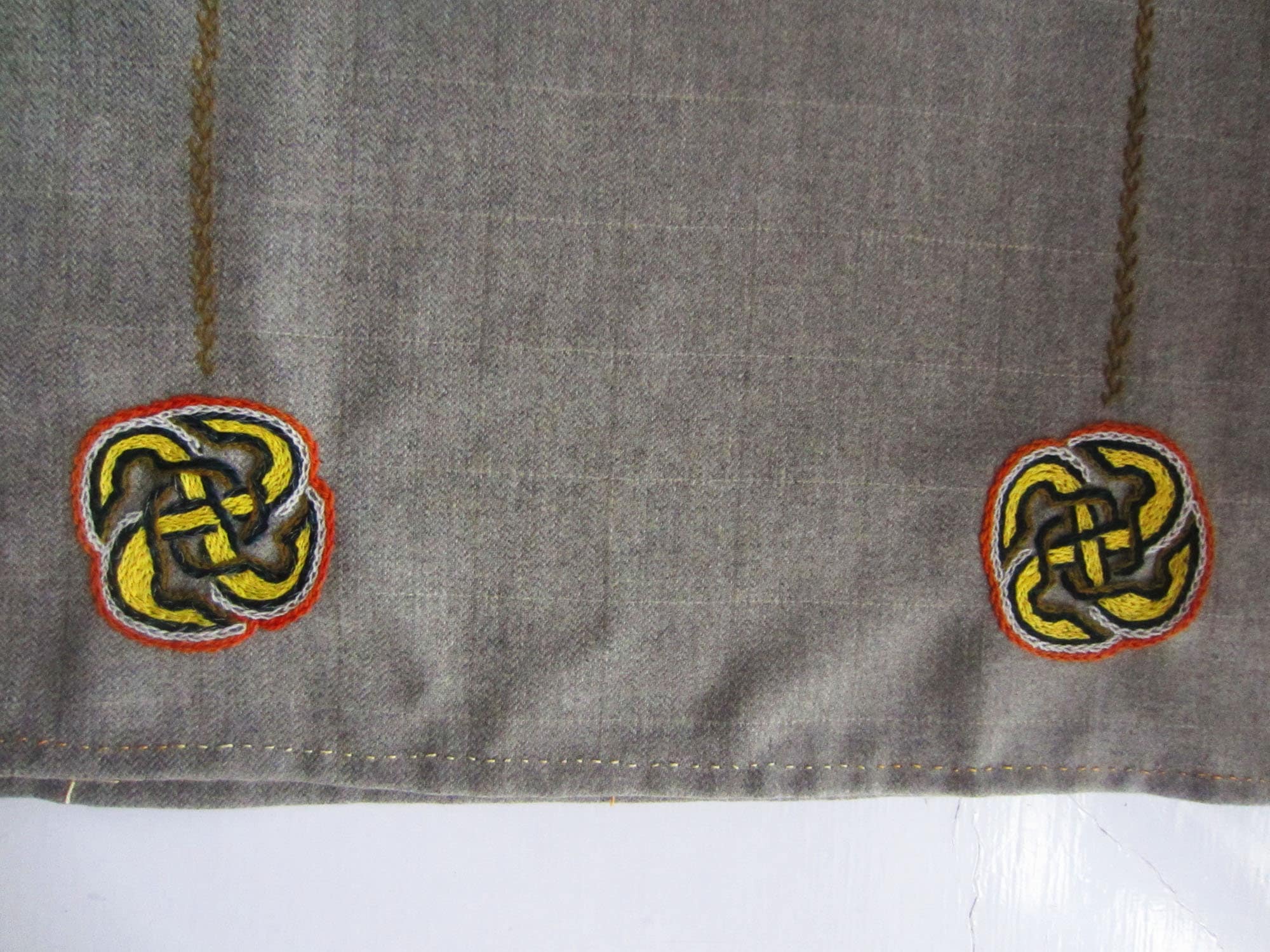 The Beautiful Woollen Tunic, 4 Horses of God Frey, Historical Pattern ...