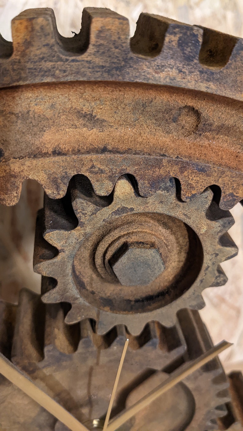 Rusting Cast Iron Gear Box Freestanding Clock - Etsy