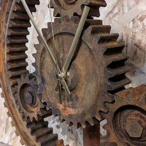 Rusting Cast Iron Gear Box Freestanding Clock - Etsy