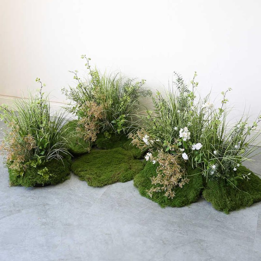 Faux Moss & White Wildflower Meadow: Wedding Aisle Decor - Etsy