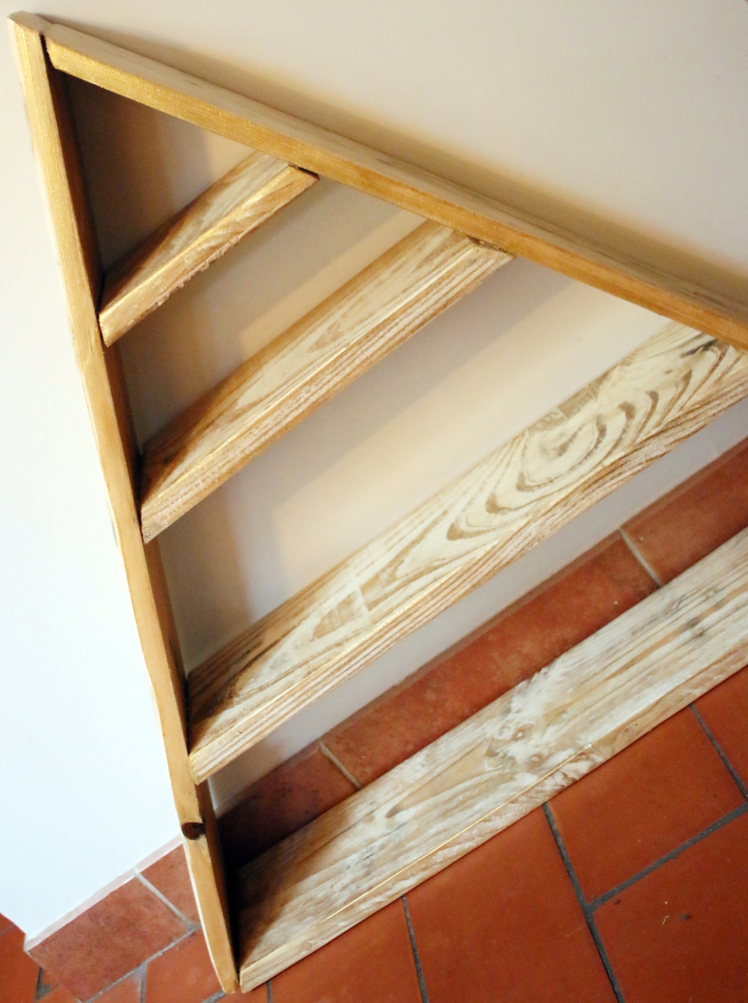 Triangular Furniture Made From Pallet Wood - Etsy