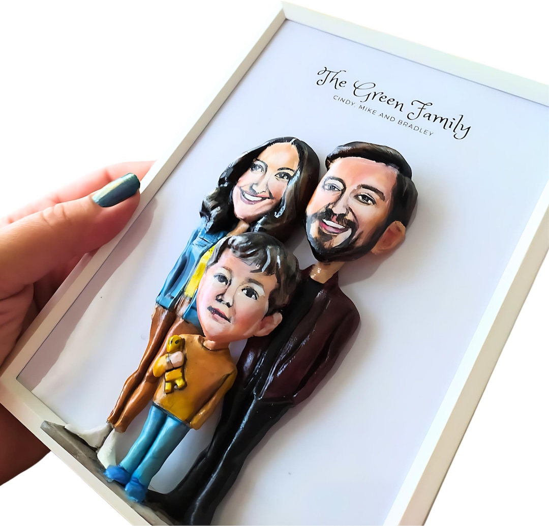 CUSTOM FAMILY FIGURINE With Photo Frame | 3D Printed Personalized ...