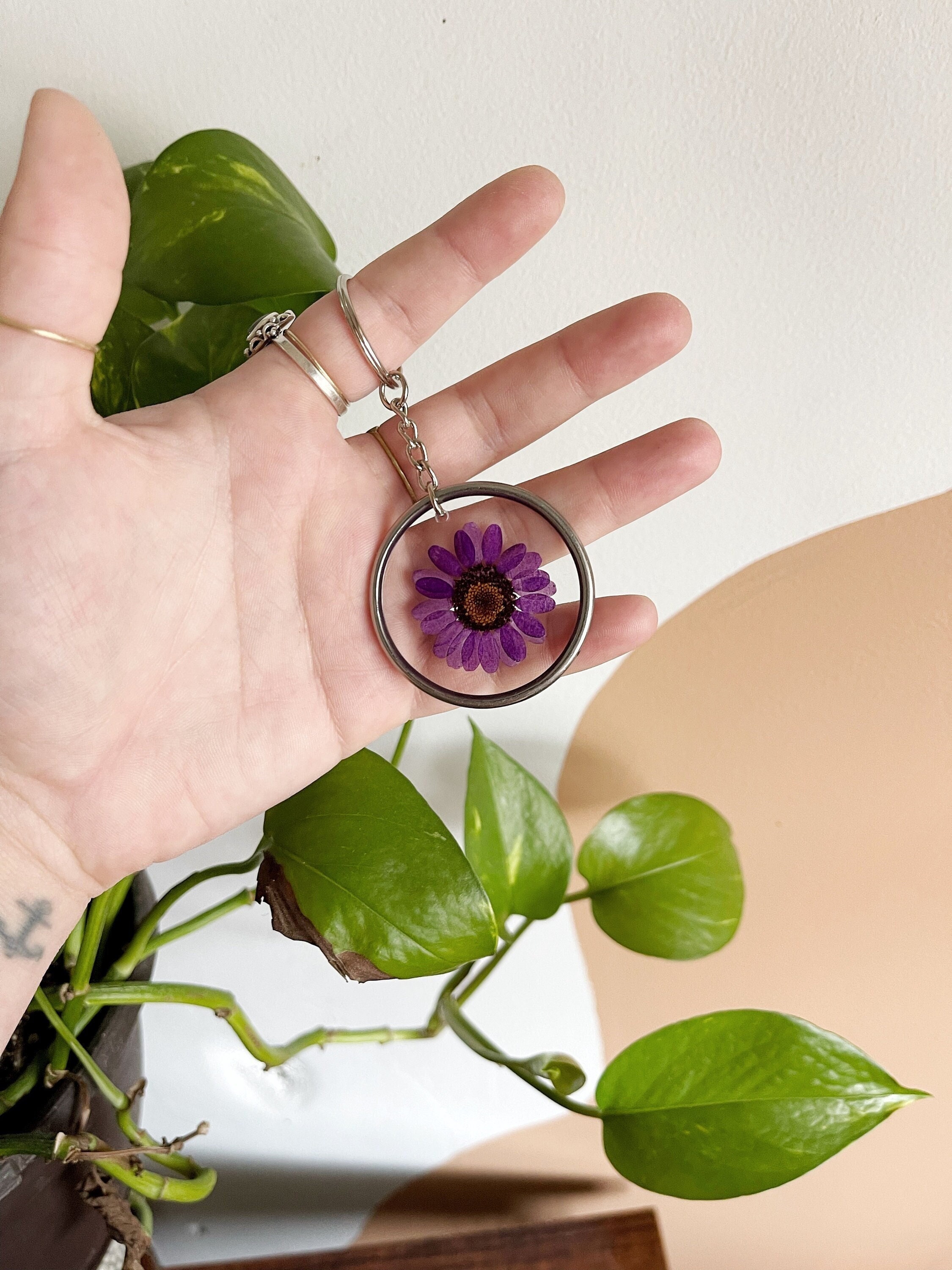 REAL FLOWER KEYCHAIN Real Purple Daisy Pressed Flower - Etsy
