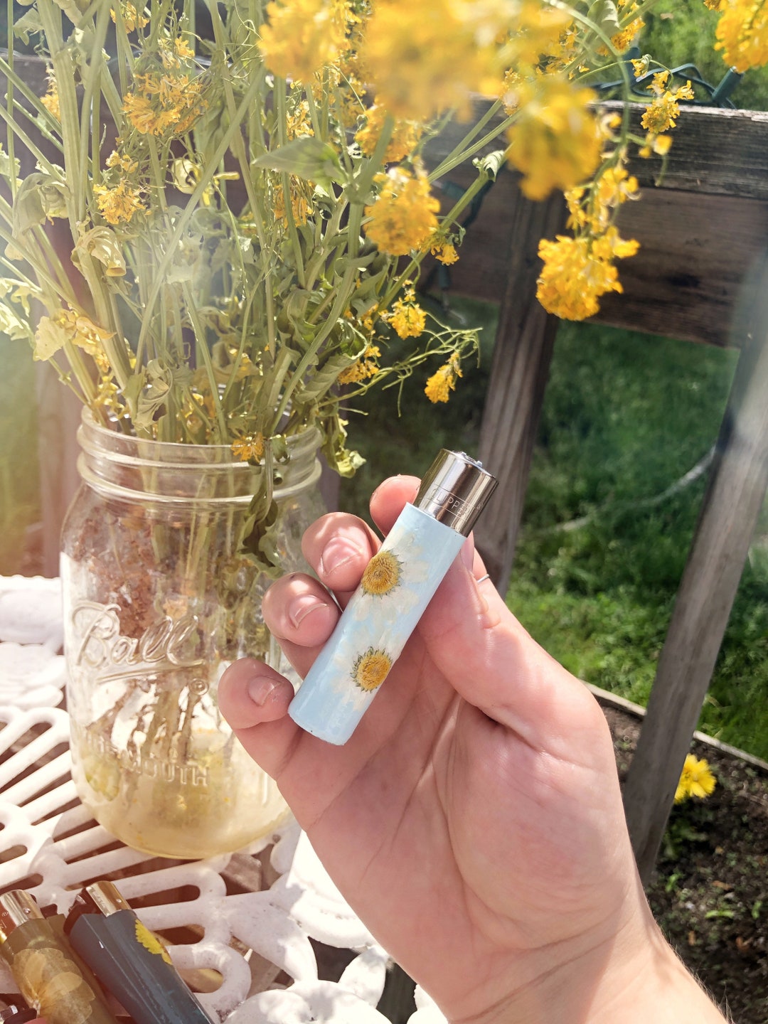 REAL FLOWER LIGHTER| Blue Refillable Lighter With Real Pressed Daisies ...