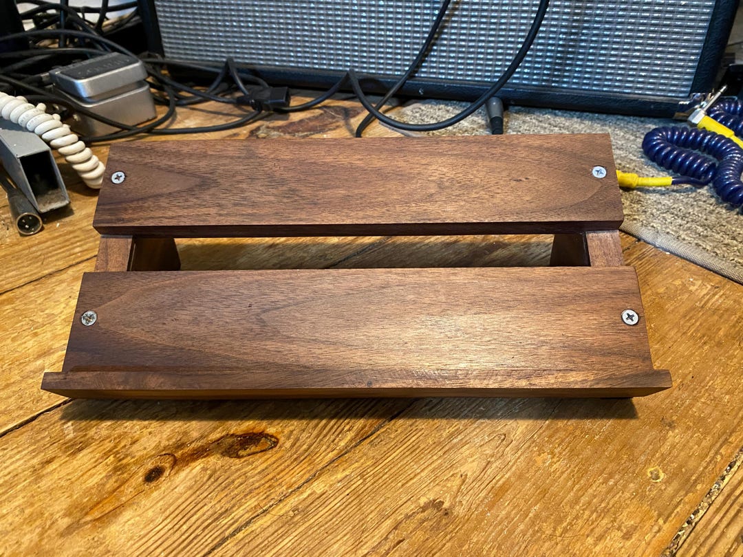 Walnut Desktop Pedalboard: Studio Guitar Effects Rack (12x6) - Etsy
