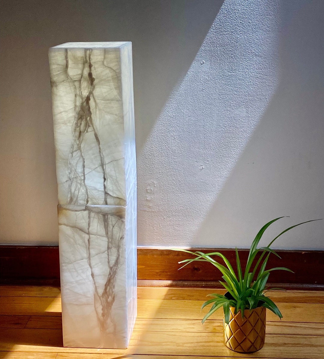 Minimalist Floor Lamp Pedestal in White Onyx, 36 " - Stone Crystals - Etsy
