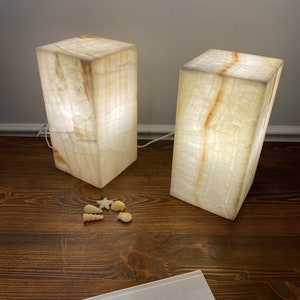 Bright Onyx Table Lamp - 12", 14" & 16" - A Cube of Light - Etsy