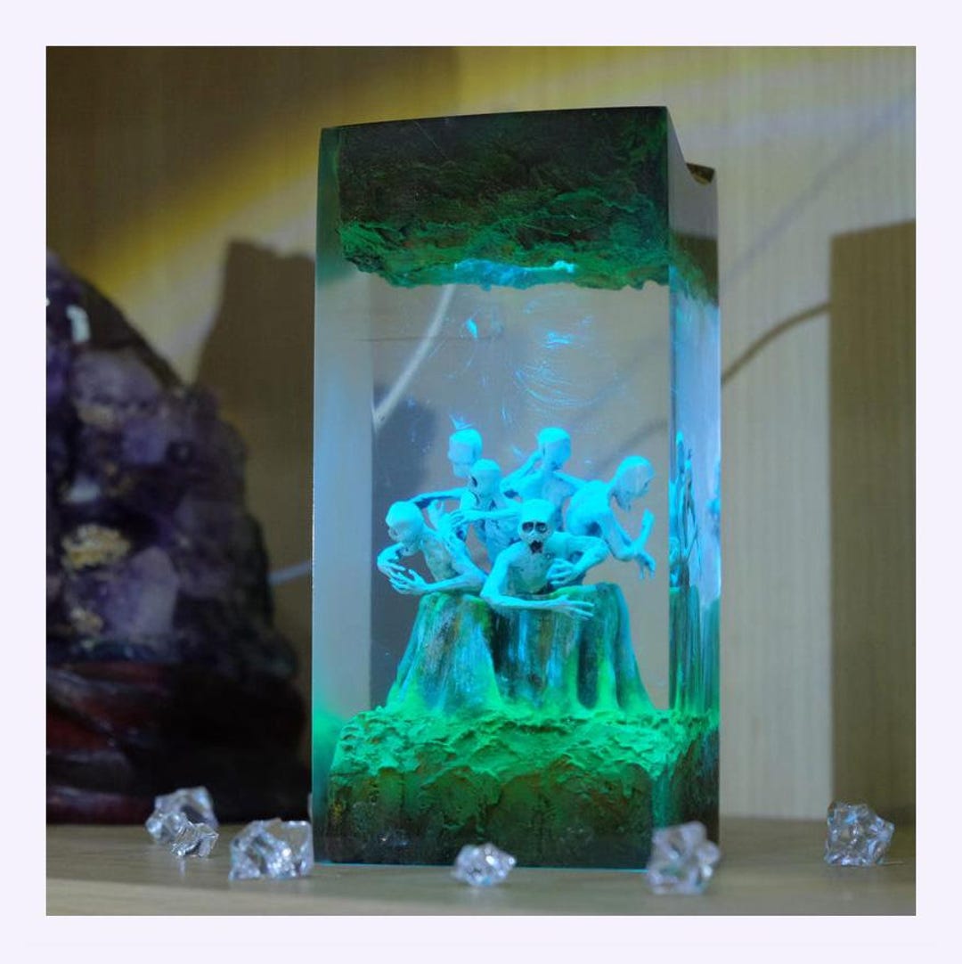 Bloodborne Messenger Resin Lamp, Handmade Bloodborne Light Gift, Unique ...