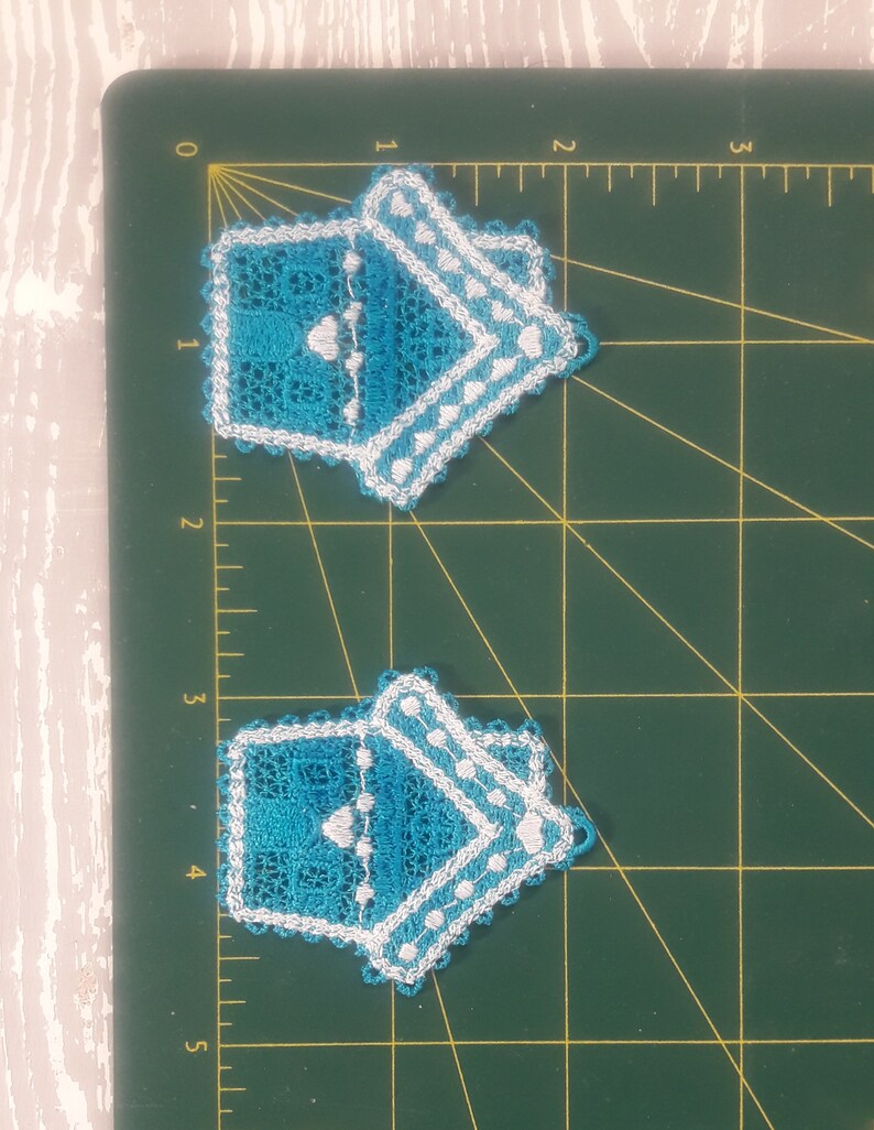 FSL Christmas House 2 Pattern 2 Sizes Free Standing Lace | Etsy Canada