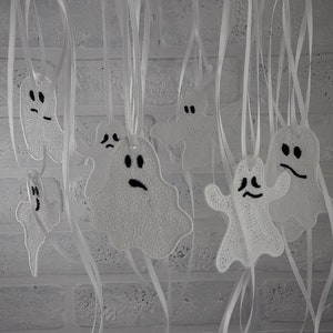 FSL Halloween Ghost Figurines for Garland Machine Embroidery Designs 5 ...
