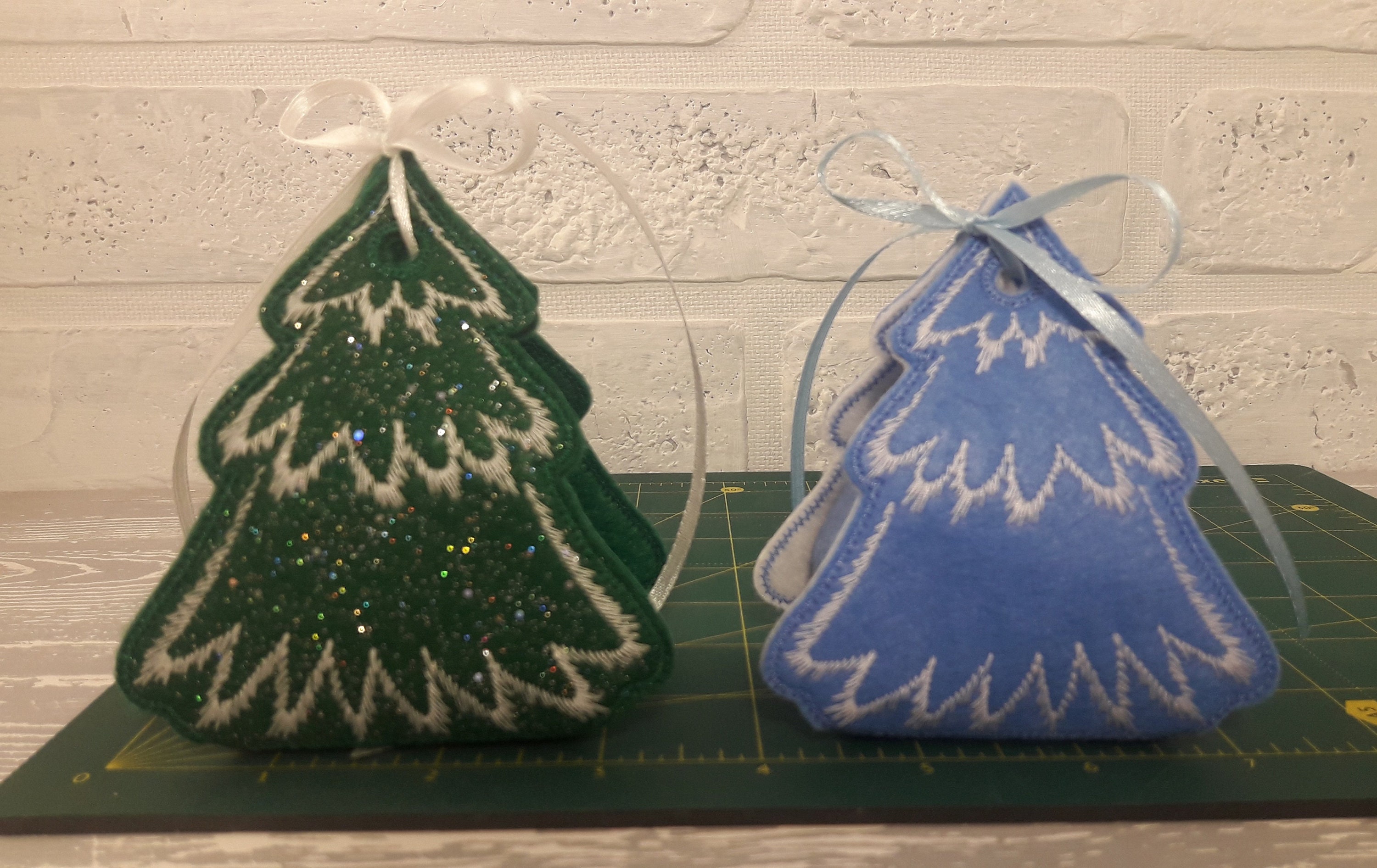 ITH Felt Candy Box for Gift or Surprise Christmas Tree Machine ...