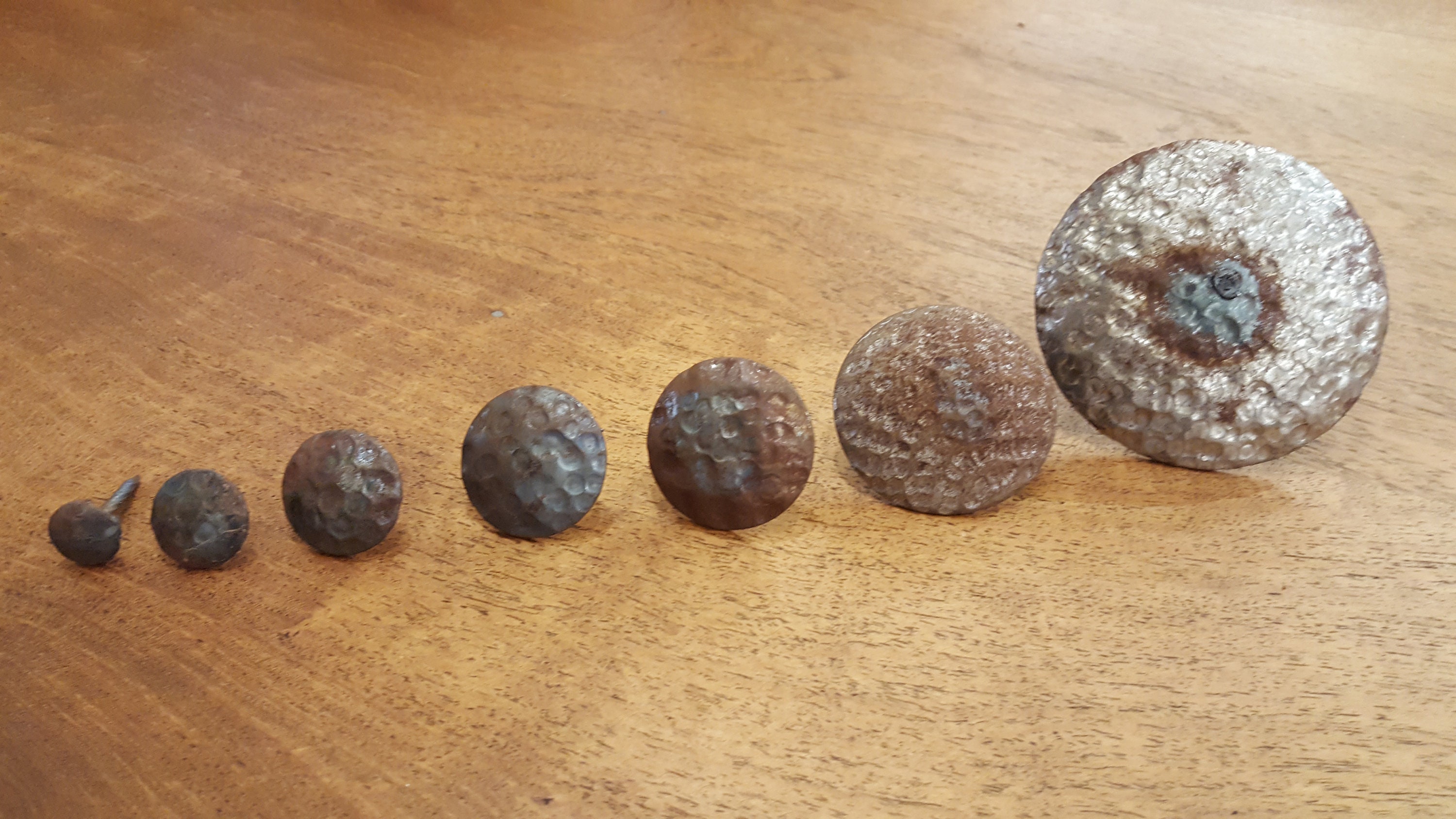 25 Pc 1 1/4 Nailhead clavos Round Rustic Finish | Etsy