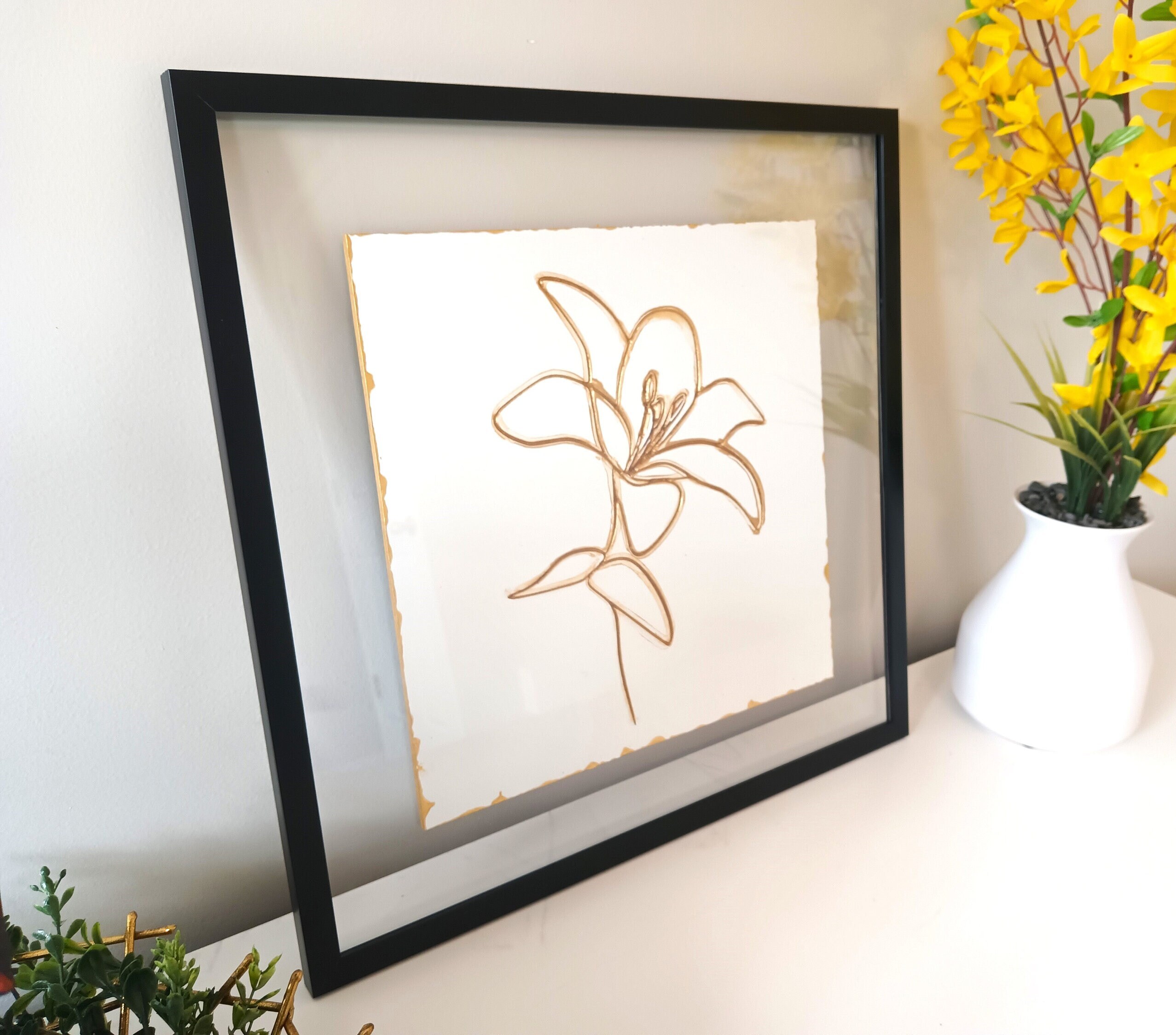 Gold Lily Flower Wall Art Botanical Line Art , Minimalist Floral Wall ...