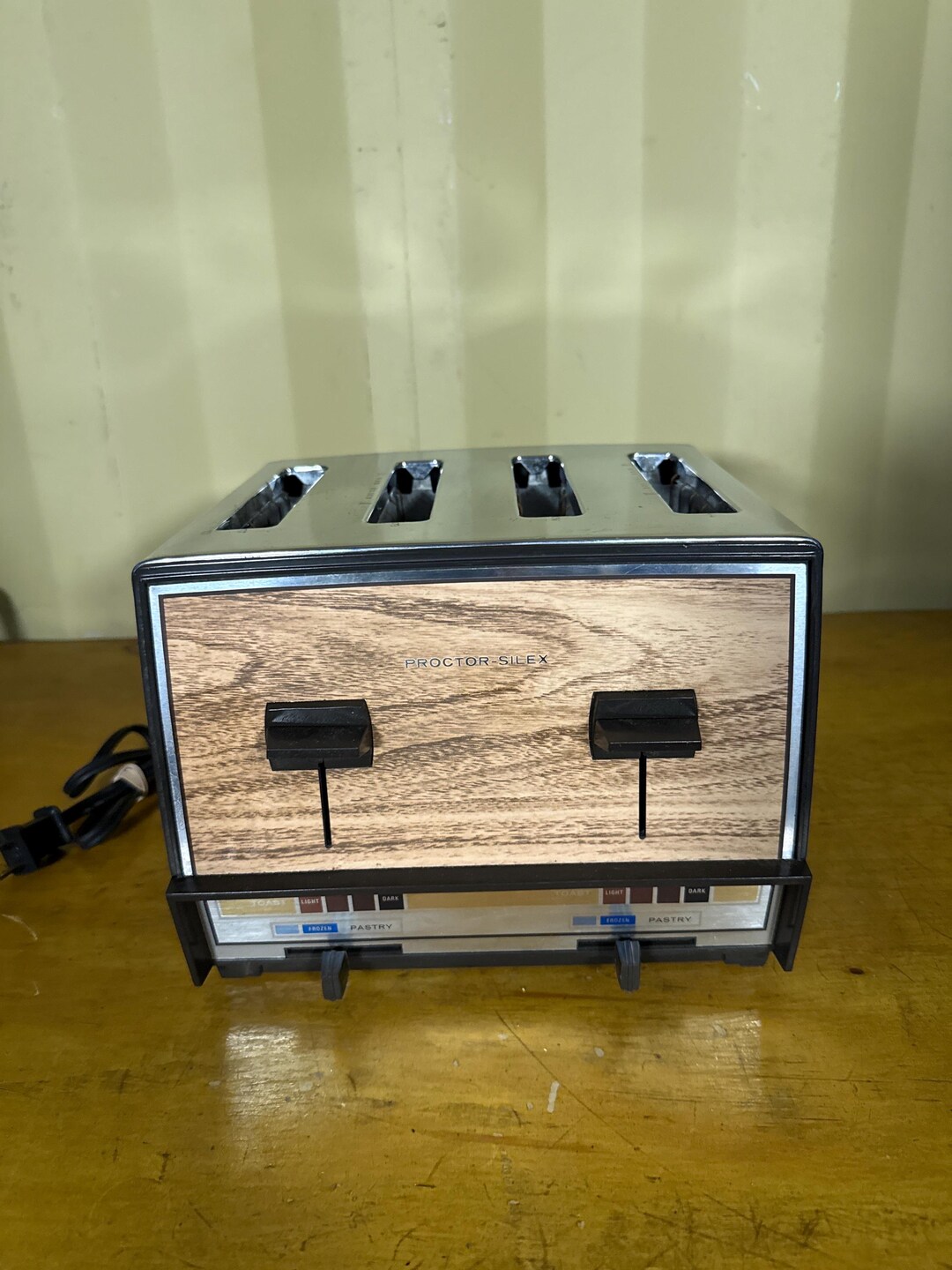 Vintage 4-slice Toaster Proctor Silex T009N Wood Grain & Chrome. Tested ...