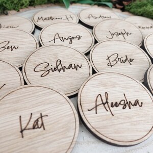 Wooden Table Place Names Wedding Circle Place Setting VA195 - Etsy UK