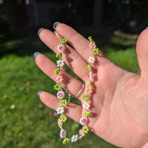 Pink Daisy Flower Chain Seed Bead Necklace Seed Bead Necklaces Adults ...