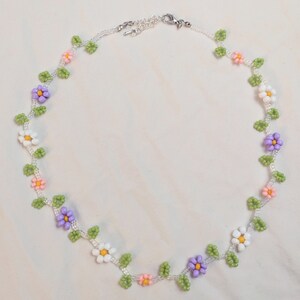 Daisy Flower Chain Seed Bead Necklace | Seed Bead Necklaces | Fantasy ...