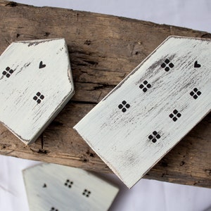 Christmas Farmhouse Style Decor, Distressed Wood House Set, Mini White ...