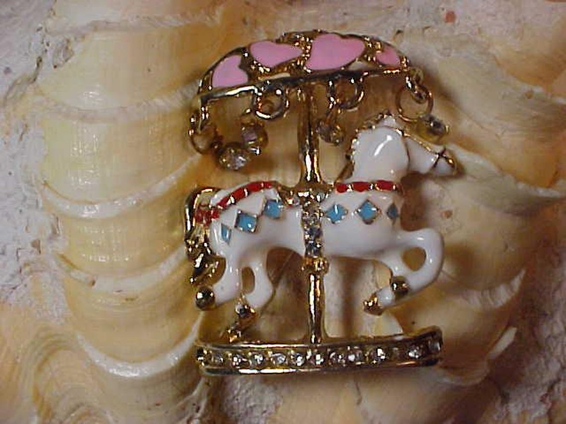 B-236 Very Lovely Special HORSE CAROUSEL Brooch Pin Adorable Gold ...