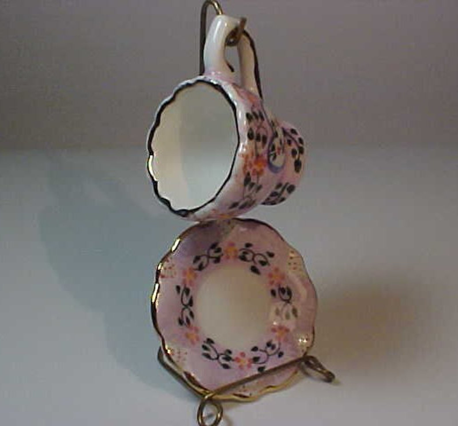 P# Vintage 2003 Unique Collectable Set of Charming Display WEE CUP ...