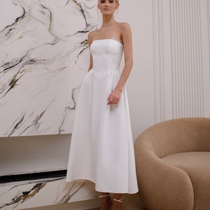 V-shaped Waistline Wedding Dress White Crêpe Corset Bodies Princess ...