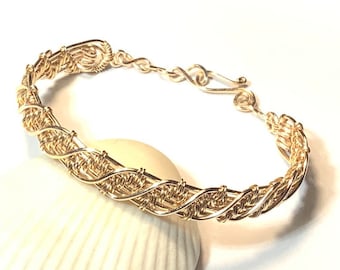Elegantly Patterned Gold Wire Bracelet, All 14 Kt G/f Wire. Beautiful ...