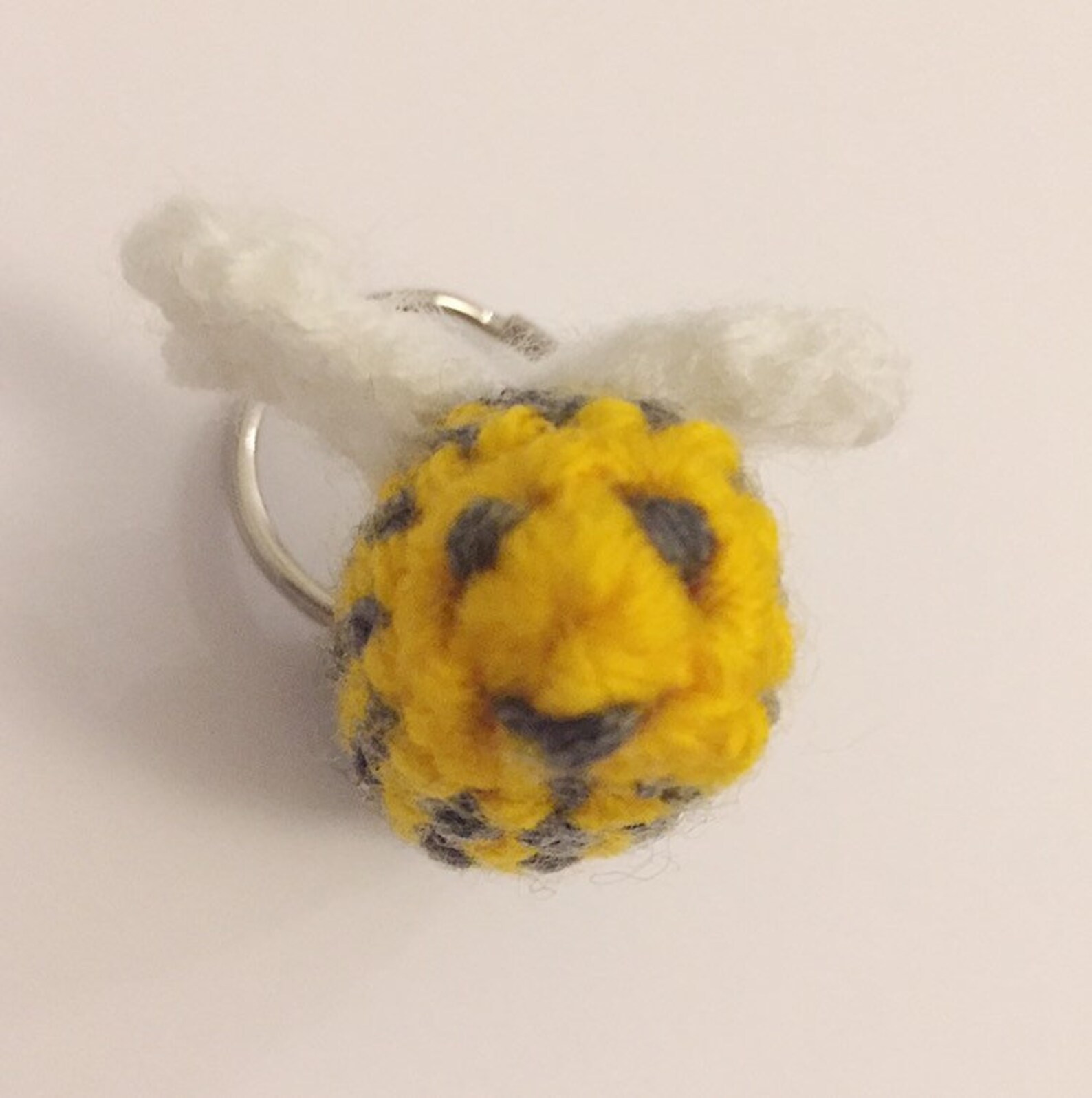 Cute Bee Keyring - Etsy