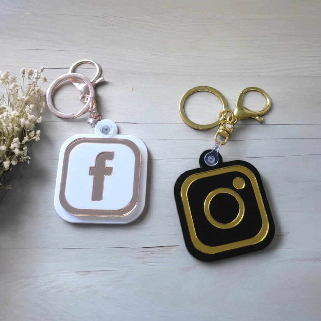 Personalised Smart Business Keyring | Instagram | Facebook | Tiktok ...