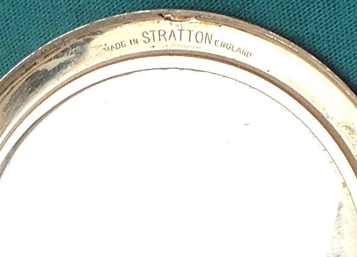 A Vintage Stratton / Revlon Powder Compact With Linear - Etsy UK