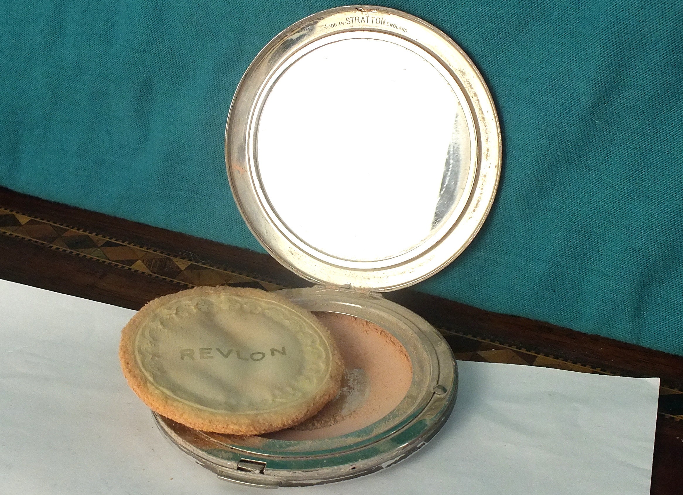 A Vintage Stratton / Revlon Powder Compact With Linear - Etsy UK