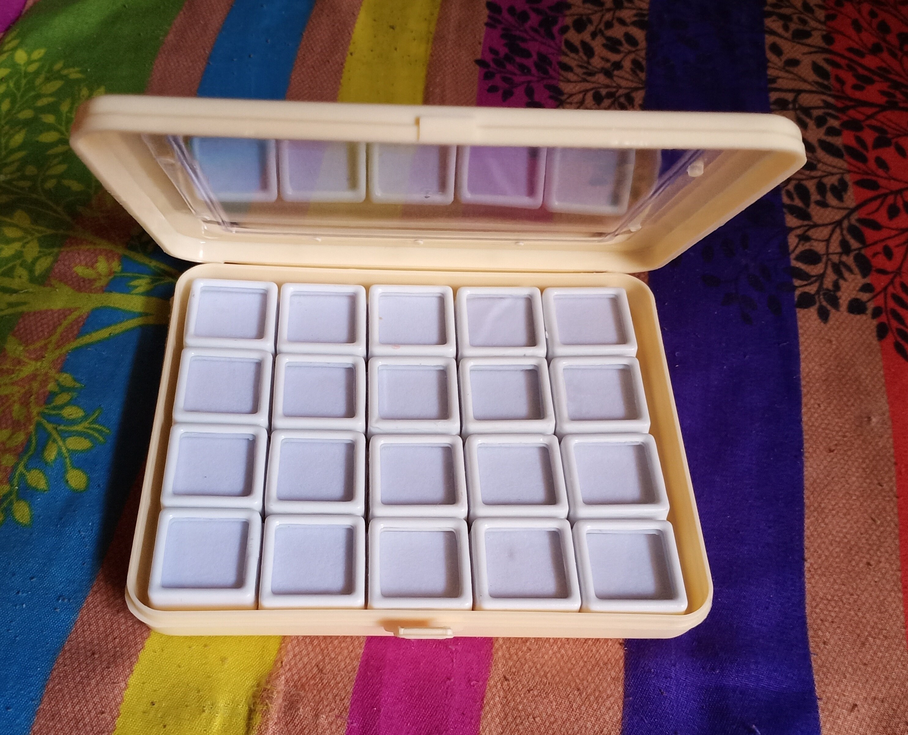 Gems Diamond Display Storage Transparent Box 20 Plastic Boxes 3x3 Cm ...