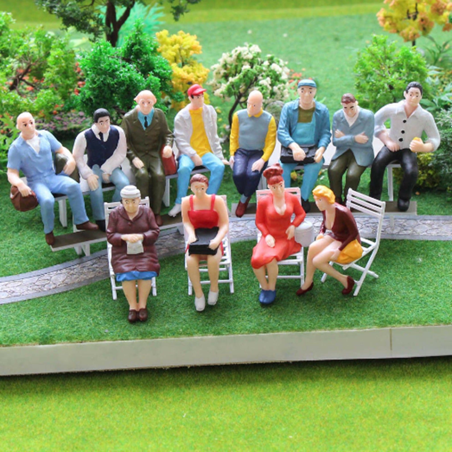 12pcs G Scale Sitting Figure 1:25 Seated People Railway - Etsy