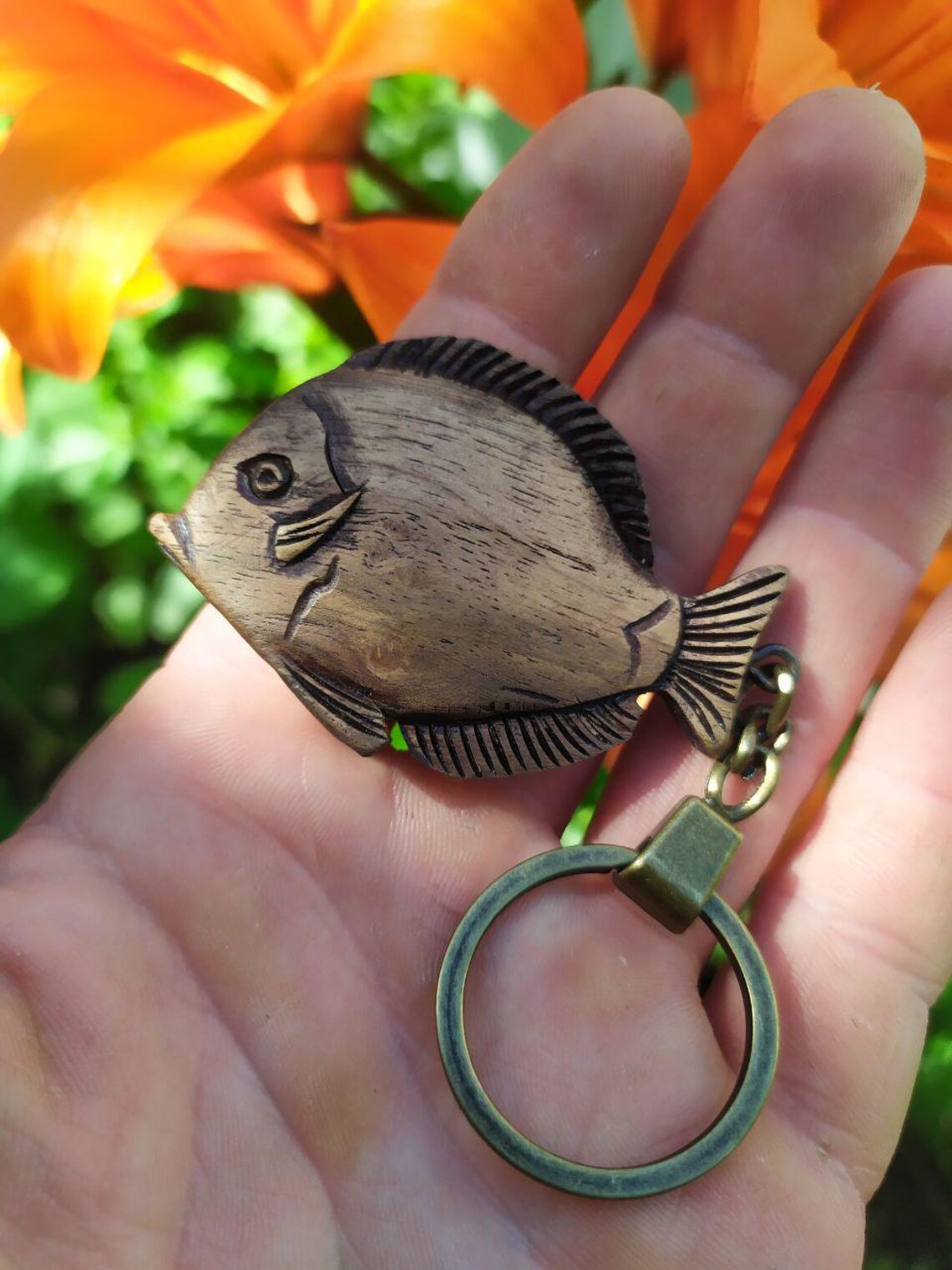 Wooden Handcarved Fish Keychain Hedgehog Figurine Key Chain Wooden ...