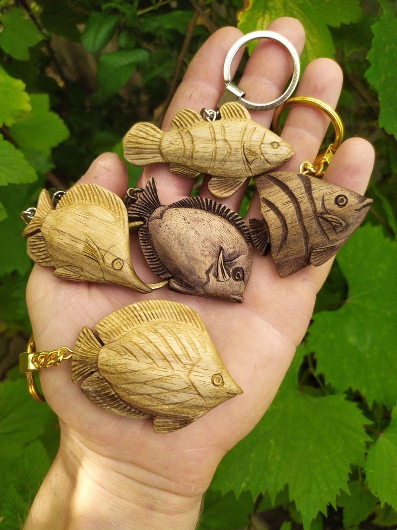 Wooden Handcarved Fish Keychain Hedgehog Figurine Key Chain Wooden ...