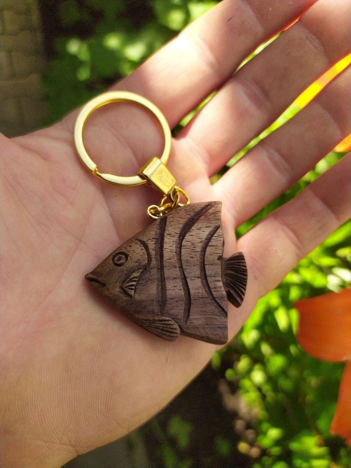 Wooden Handcarved Fish Keychain Hedgehog Figurine Key Chain Wooden ...