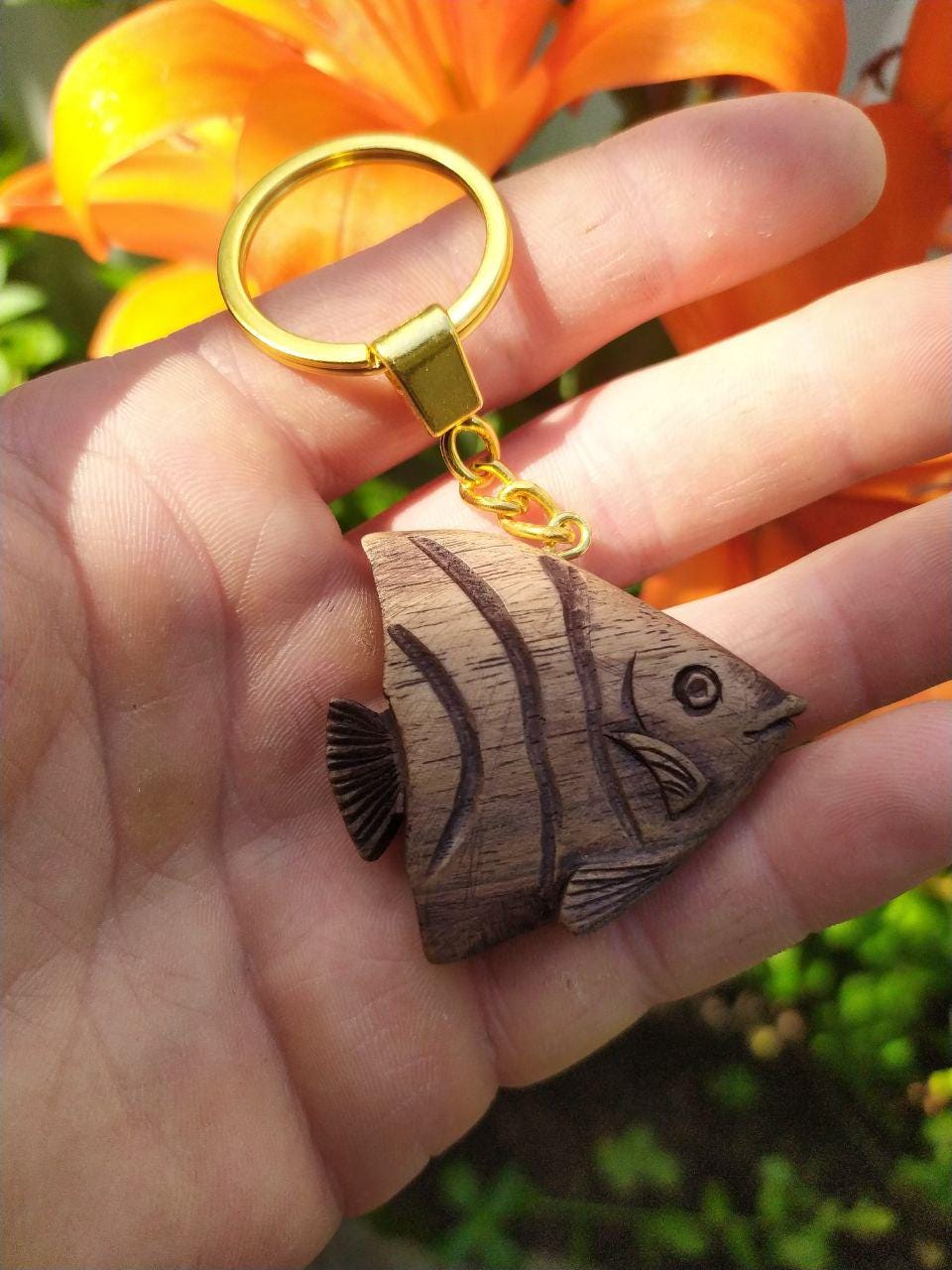 Wooden Handcarved Fish Keychain Hedgehog Figurine Key Chain Wooden ...