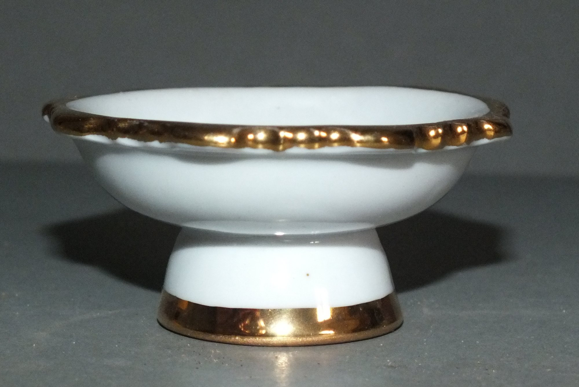 Small Handmade Goldpainted Porcelain Pedestal Thailand FREE | Etsy